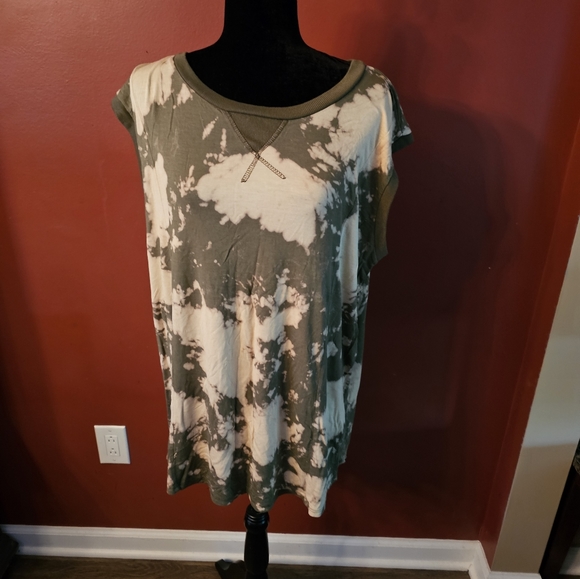 Sew In Love | Tops | Sz Xl 618 Olive Bleach Splatter Boxy Muscle Tank ...